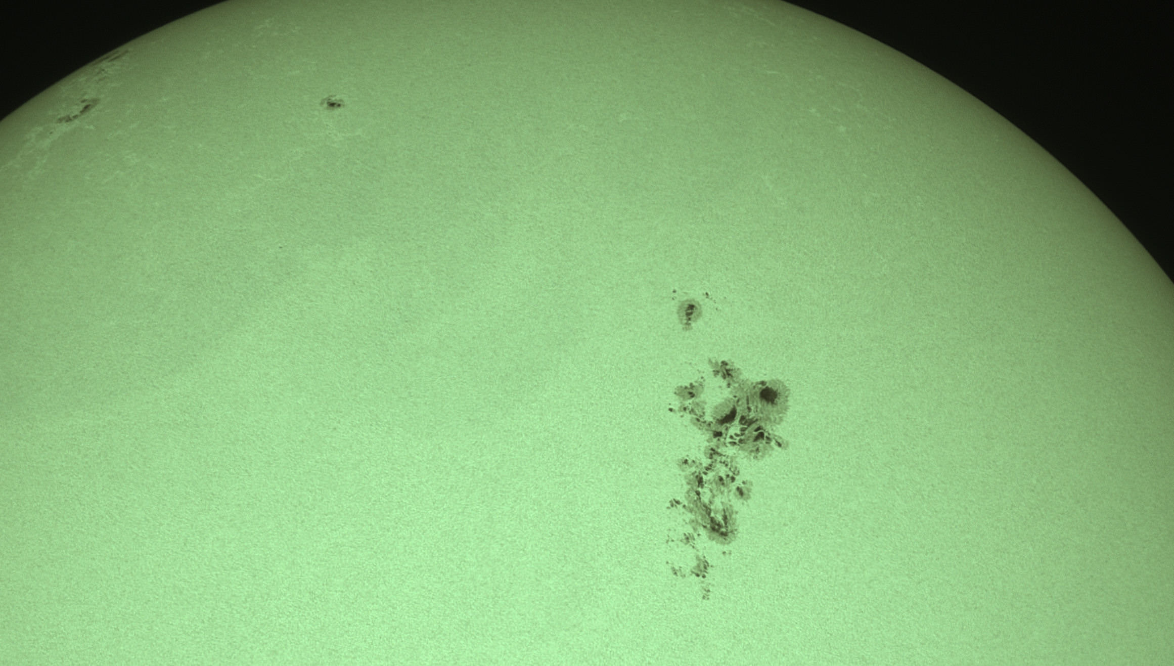 Monster spots on the sun... - STScI